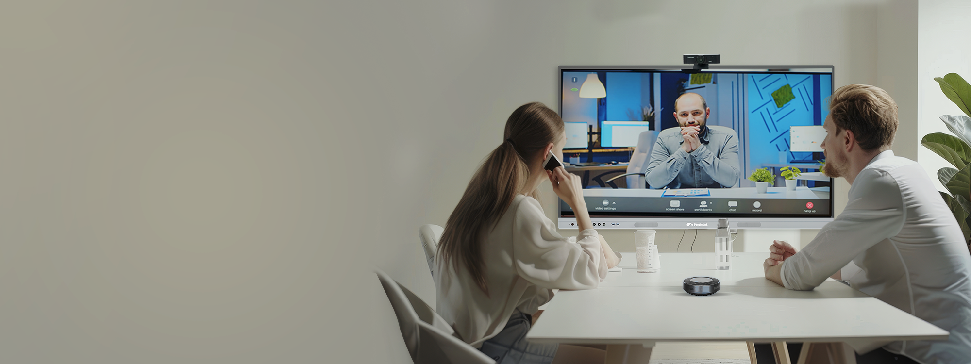 Huddle Rooms - PeopleLink Video Conferencing Solutions